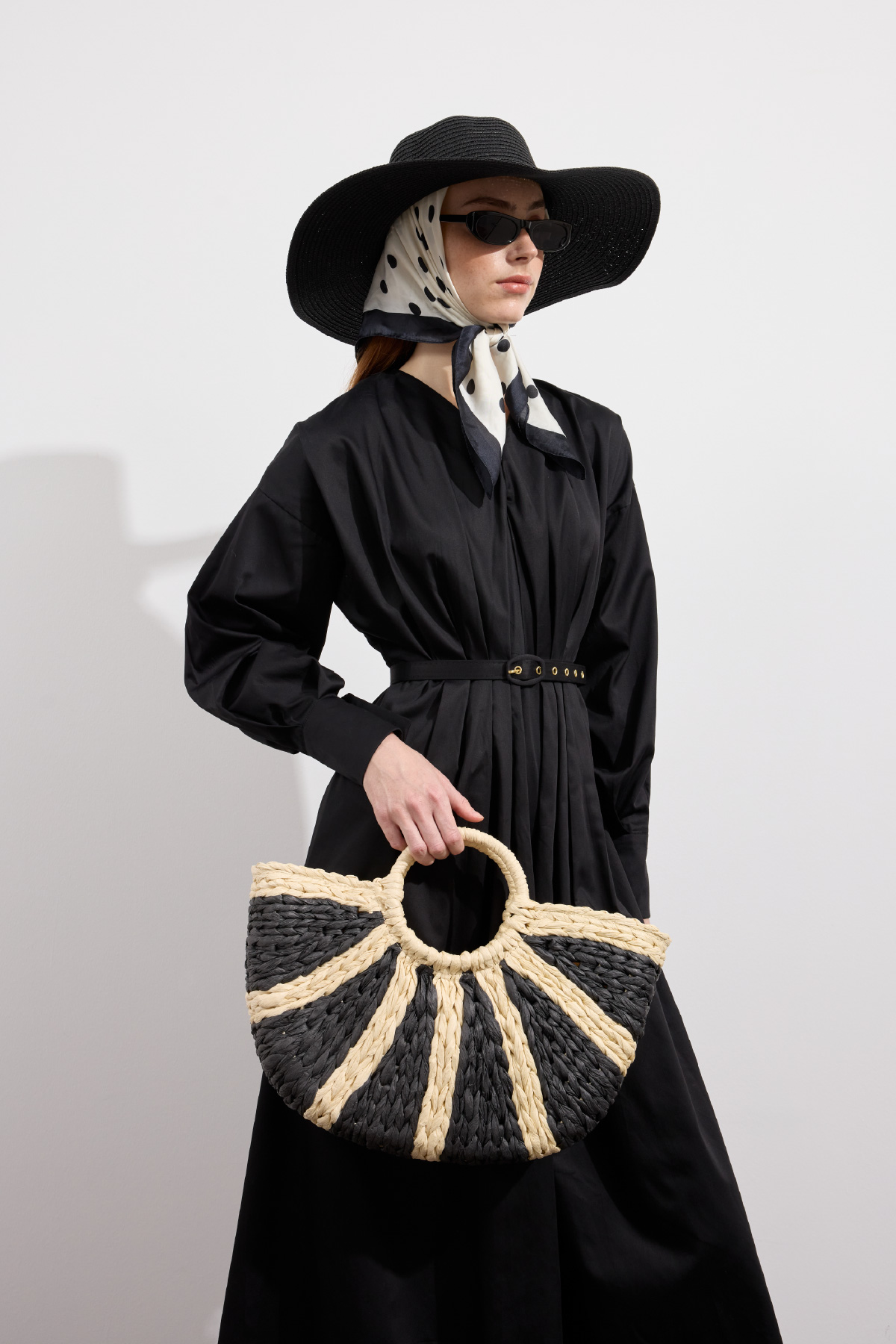 Coco Shell Hasır Çanta Siyah El Çantası EMNORA