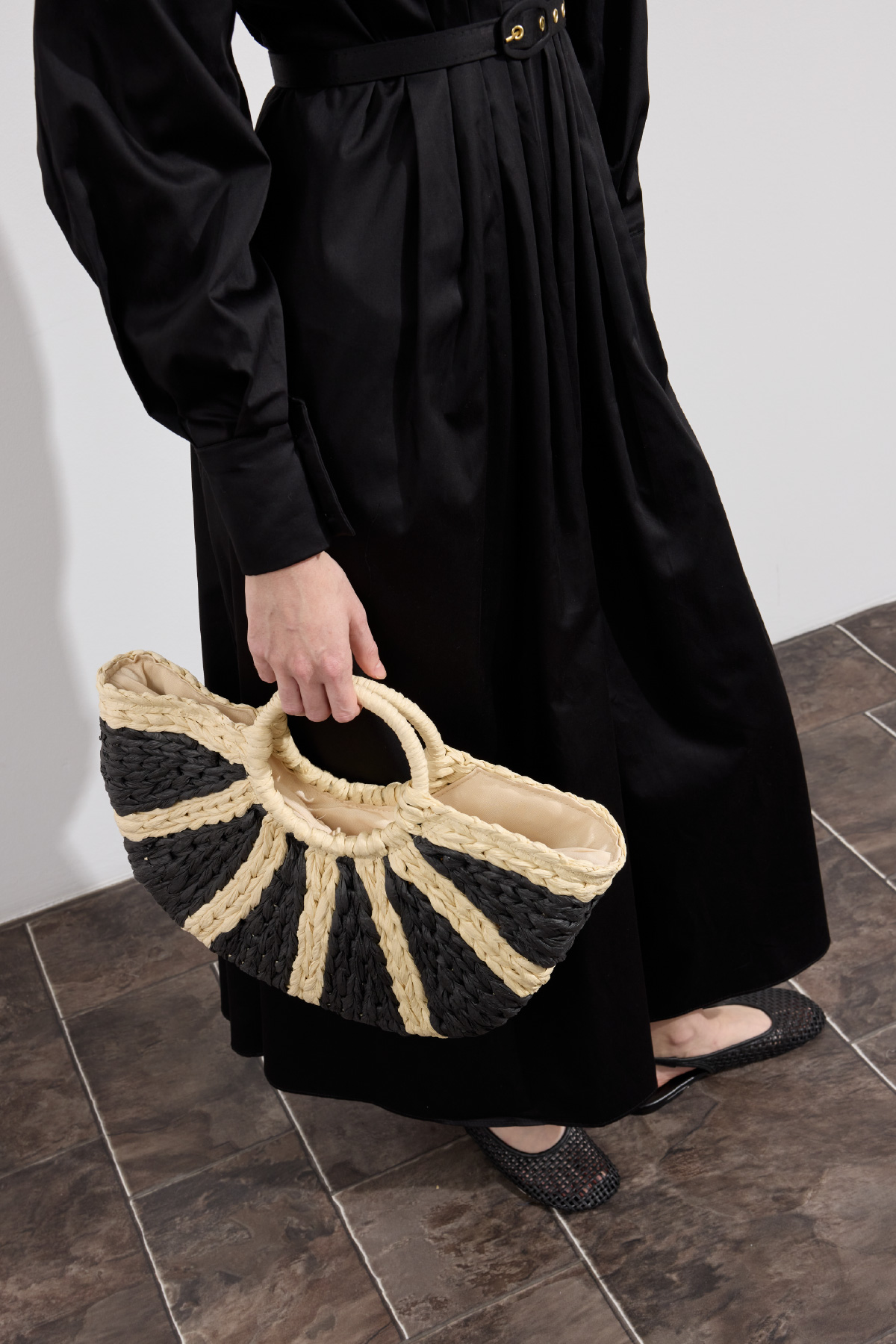 Coco Shell Hasır Çanta Siyah El Çantası EMNORA